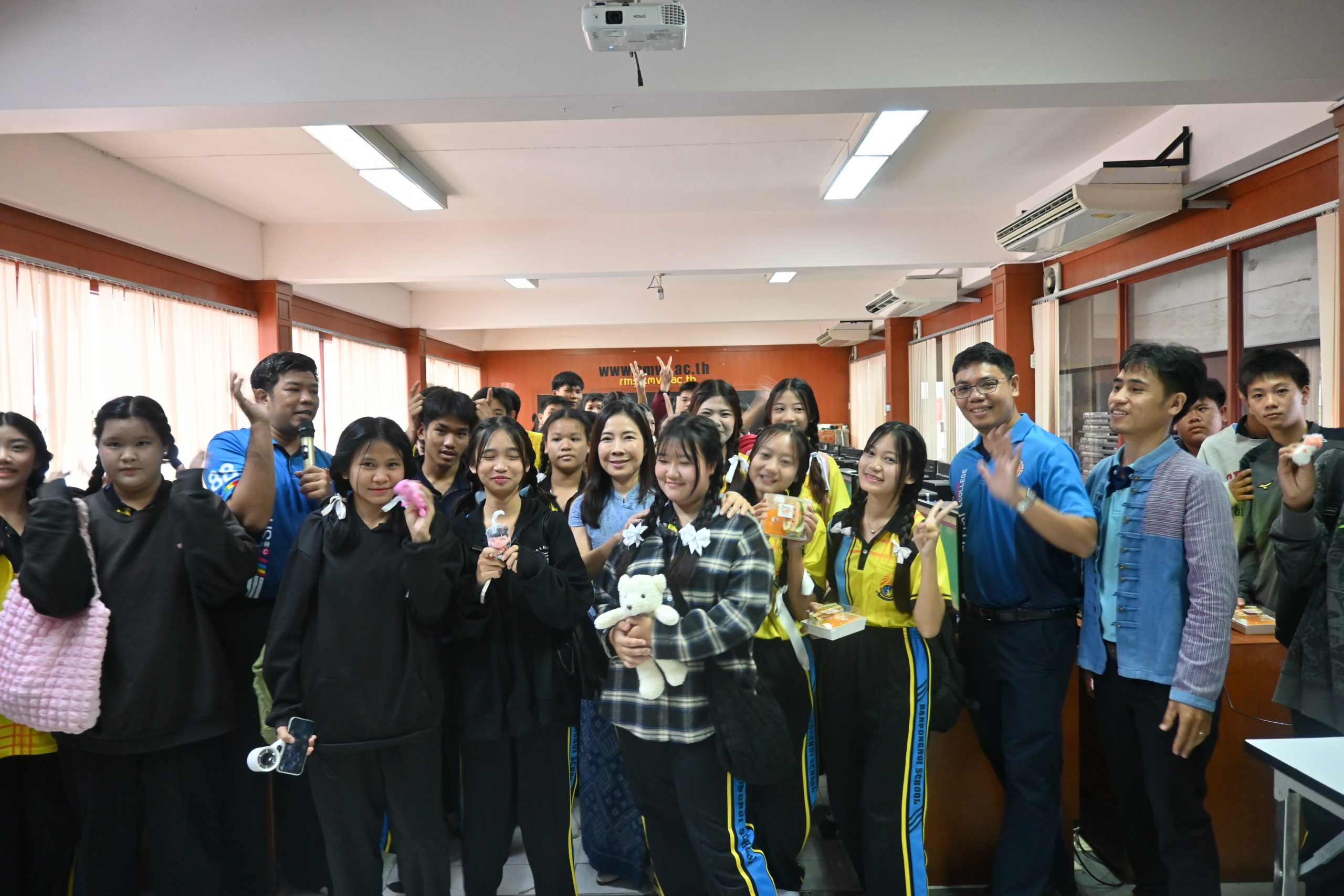 วิทยาลัยอาชีวศึกษาเชียงใหม่ จัดกิจกรรม CMVC Professional Acadamy เส้น ...